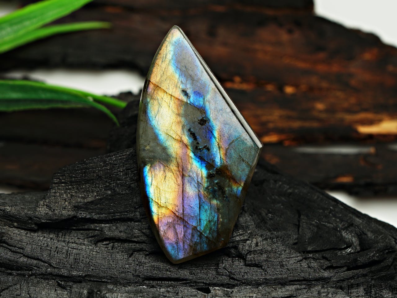 The Labradorite Effect: Unexpected Ways This Gemstone Can Enhance Your ...